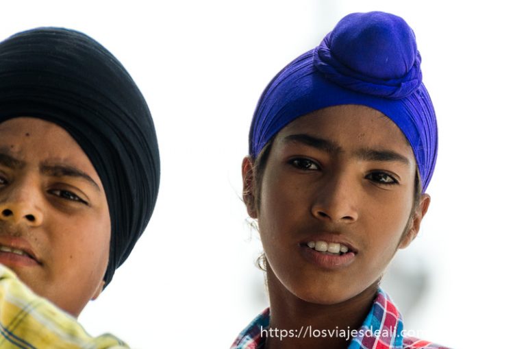 El Templo Dorado de los Sijs en Amritsar, su religión y un increíble ...