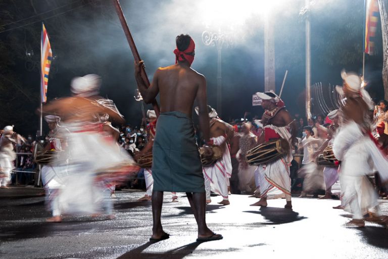 Esala Perahera de Kandy, el festival del diente de Buda 🐘